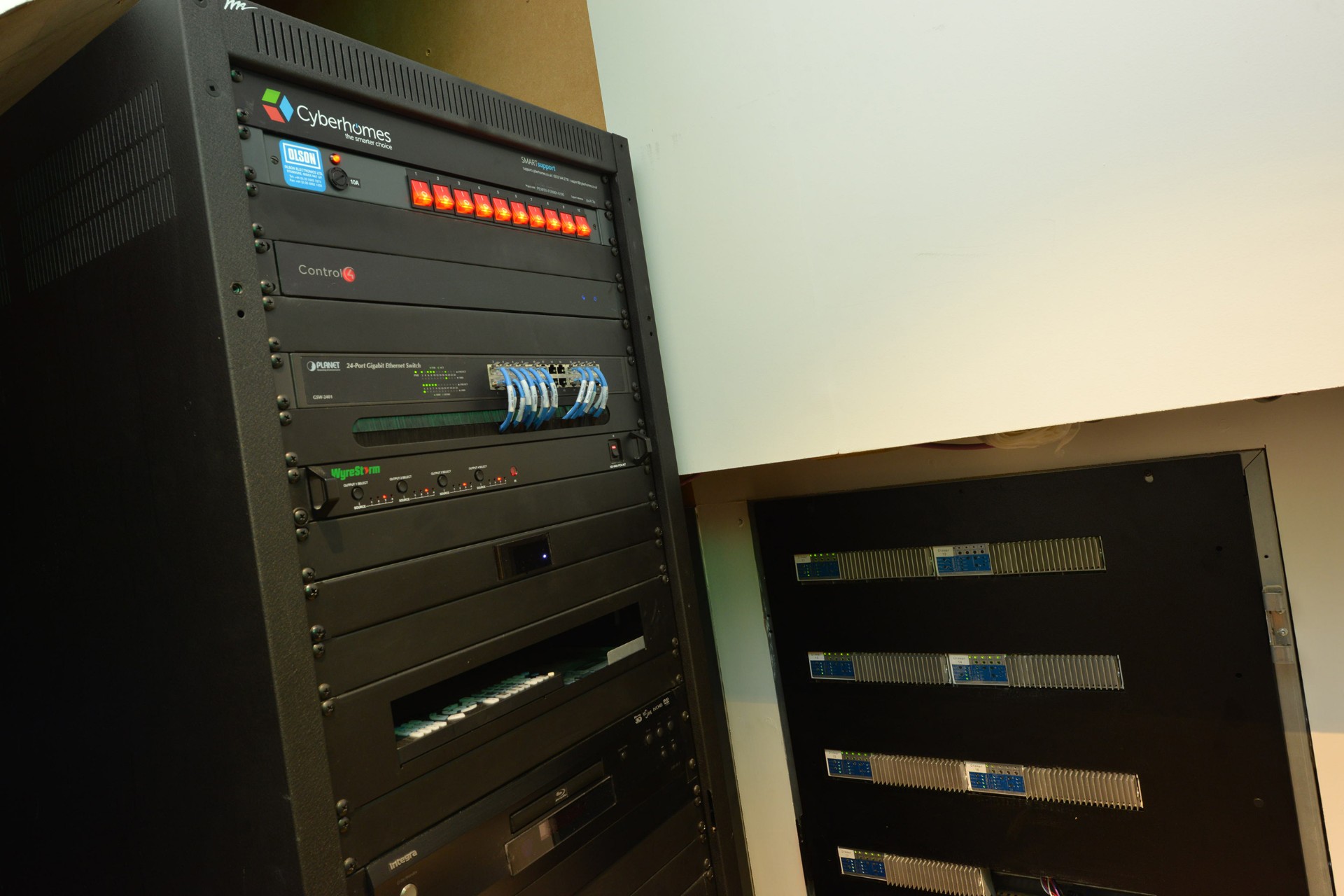 Home AV Installation System For Smart Home Automation